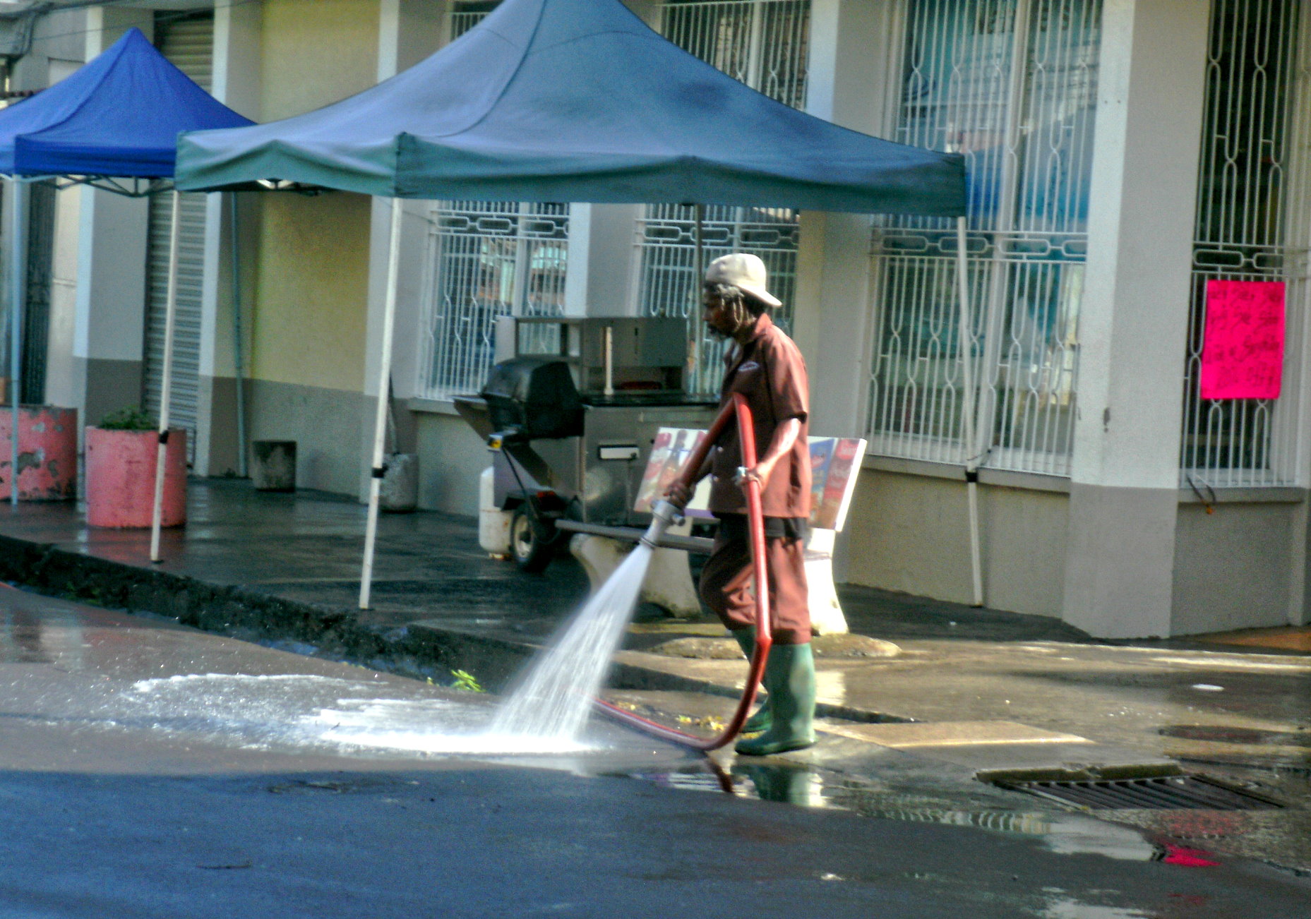 PHOTO OF THE DAY: City clean up - Dominica News Online